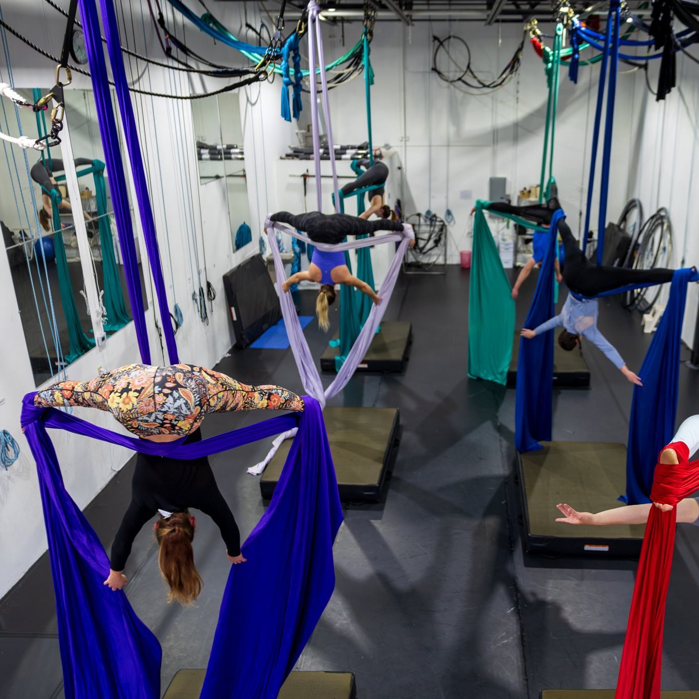 Aerial Dancing Acrobatics Kit | Dance Silk | Aerial Fabric Acrobatics